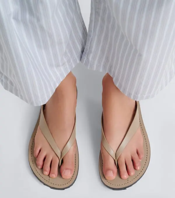 A.emery Flora Leather Thong Sandals In Greige - Beige
