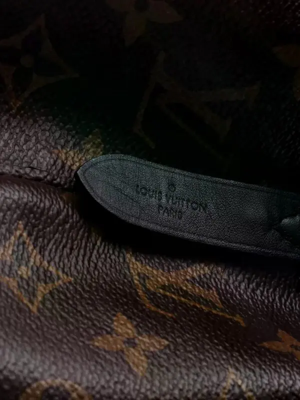 LOUIS VUITTON Monogram Canvas Neonoe Mm Bucket Bag
