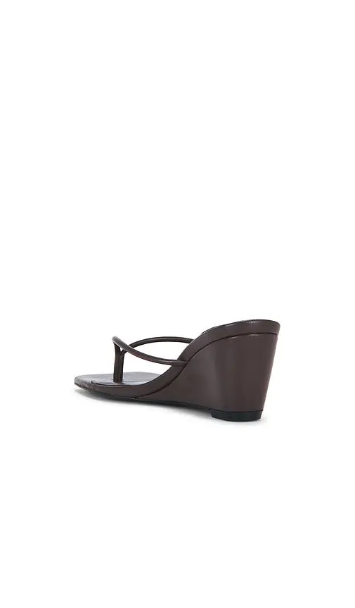 Raye Livy Wedge