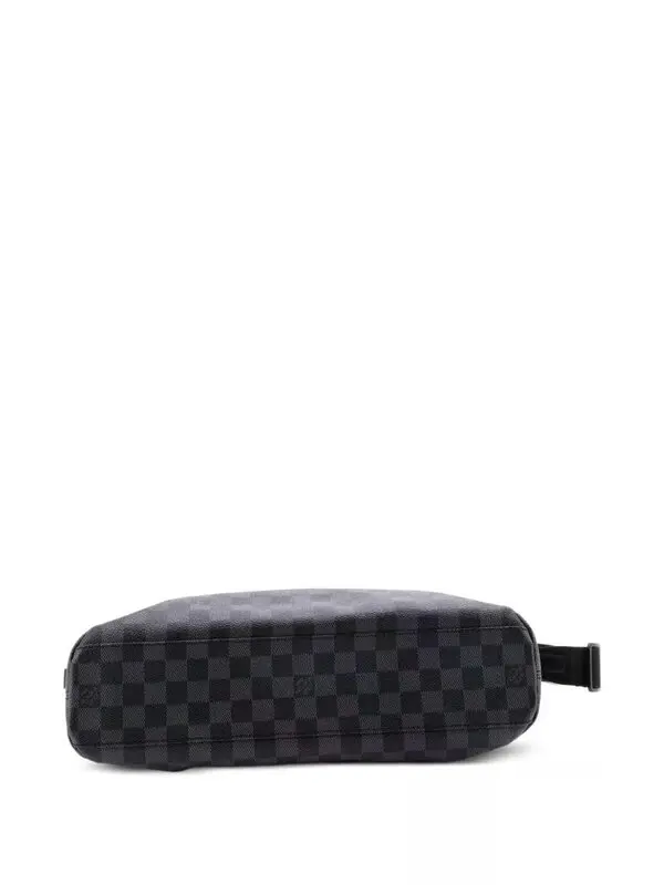 LOUIS VUITTON Damier Graphite Mm Messenger Bag