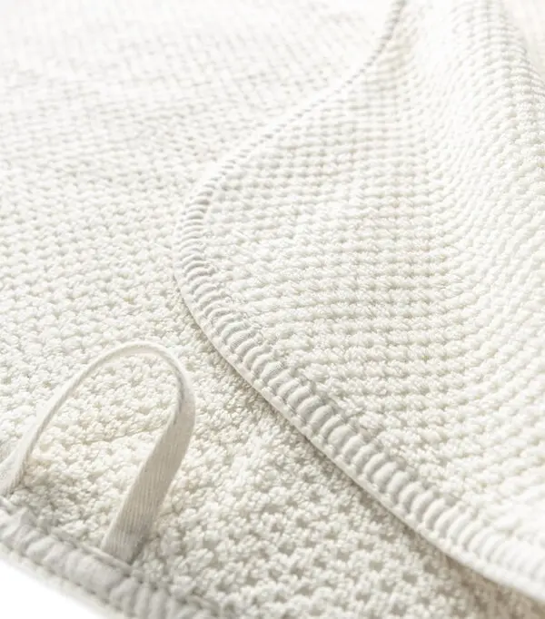 GRACCIOZA Bee Waffle Bath Sheet - White