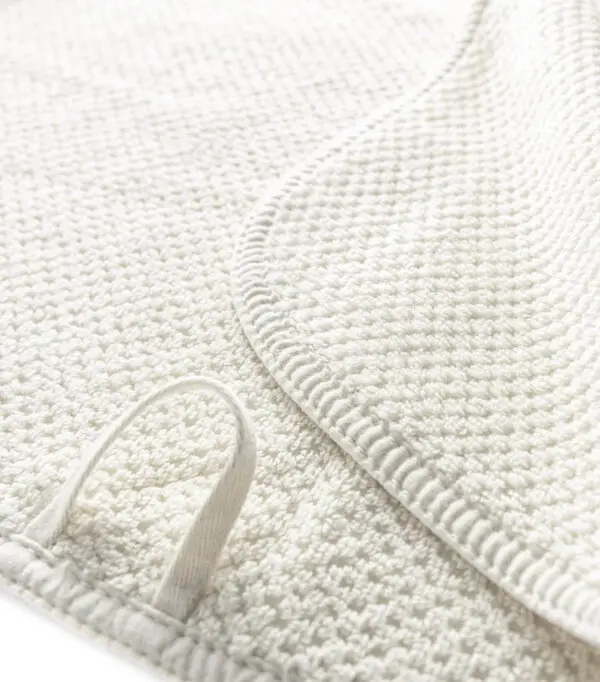 GRACCIOZA Bee Waffle Bath Towel - White