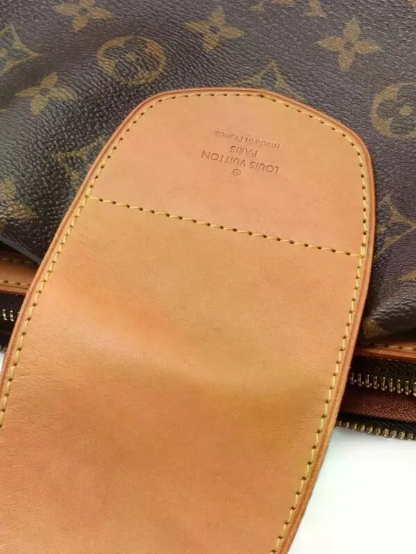 LOUIS VUITTON Monogram Shoulder Bag