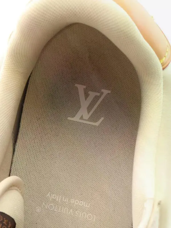 LOUIS VUITTON Logo-patch Sneakers