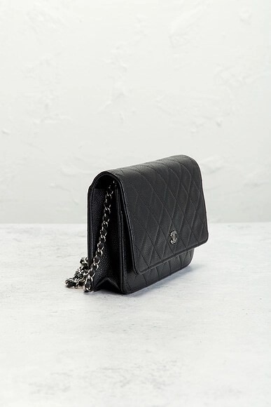 Chanel Caviar Classic Wallet On Chain