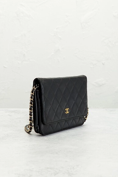 Chanel Caviar Classic Wallet On Chain