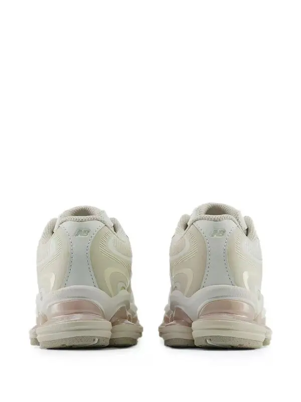 NEW BALANCE Abzorb 2000 Sneakers - Neutrals