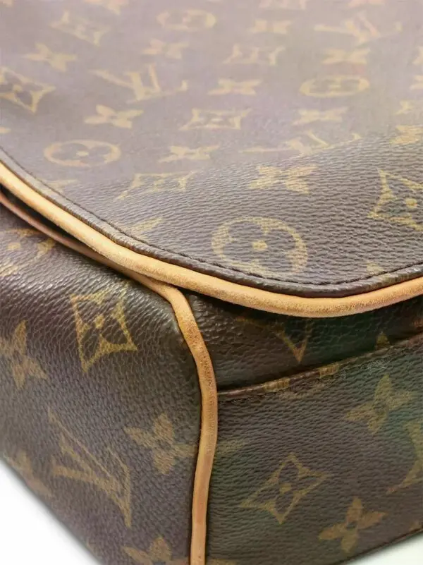 LOUIS VUITTON Monogram Shoulder Bag