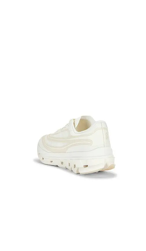 On Cloudflow 5 Ad Trainers - Ivory
