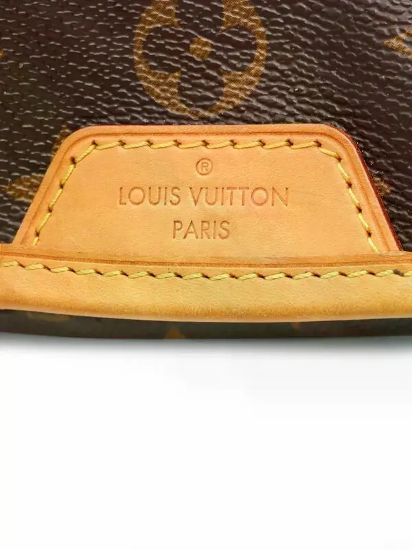 LOUIS VUITTON Monogram Canvas Shoulder Bag - Brown