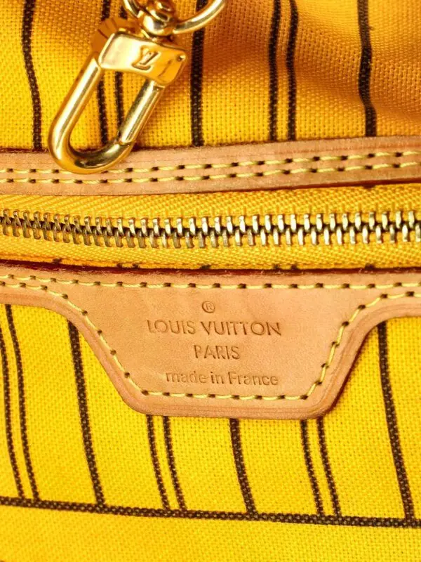 LOUIS VUITTON Monogram Canvas Mm Tote Bag - Brown