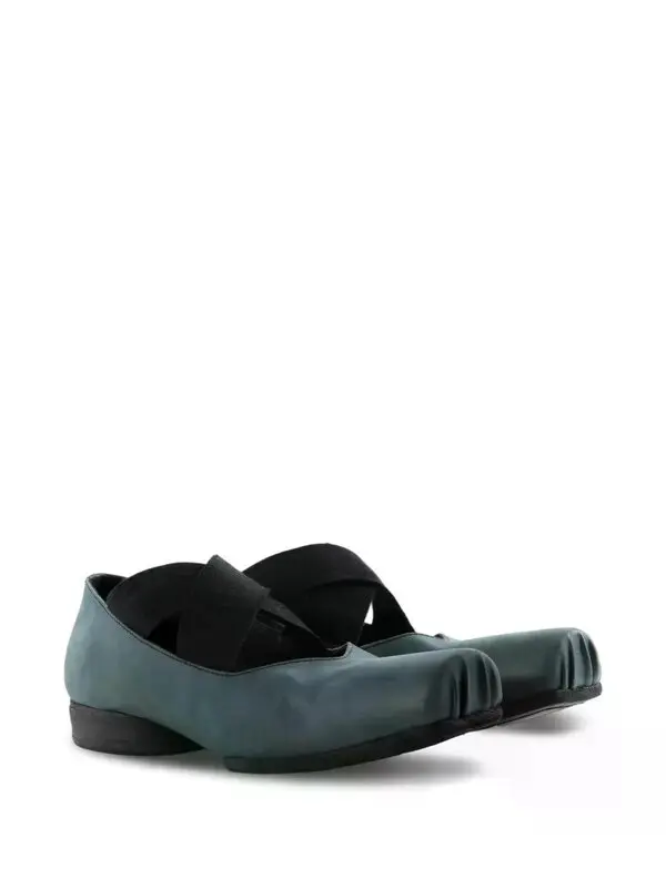 UMA WANG Cross-strap Flat Pumps