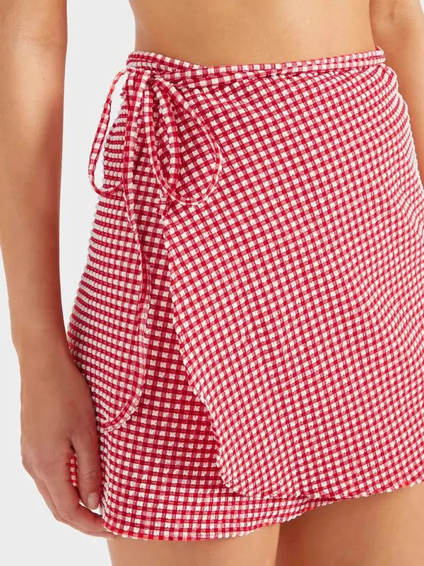 Hunza G Gingham Seersucker Short Sarong | | Resortwear - Red Gingham