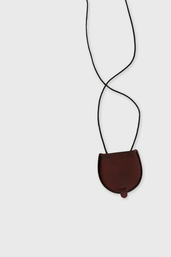 FRONT ROW SHOP Atelier Patina Leather Necklace-marsala - Red