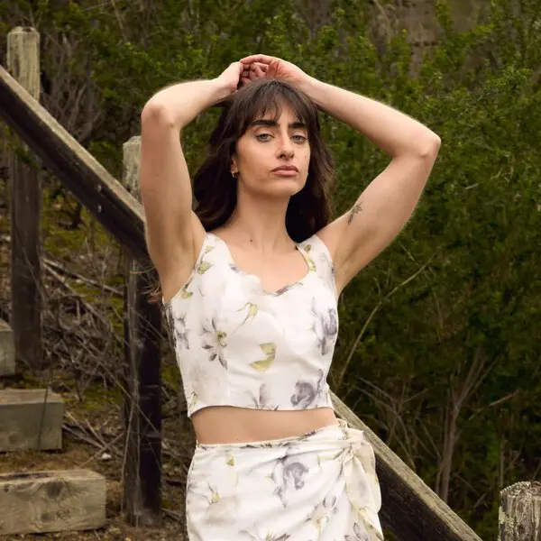 ITALIA A COLLECTION Neutral Floral Scoop Neck Crop Top - White