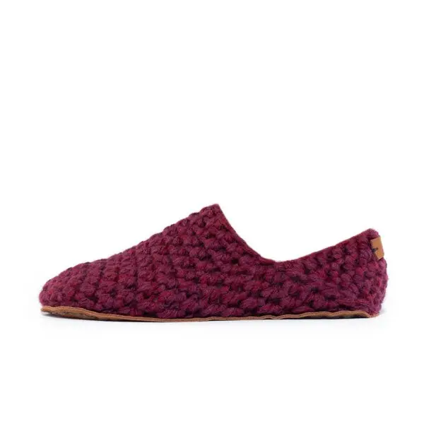 KINGDOM OF WOW Comfy Wool Slippers For & In Mulberry - Red