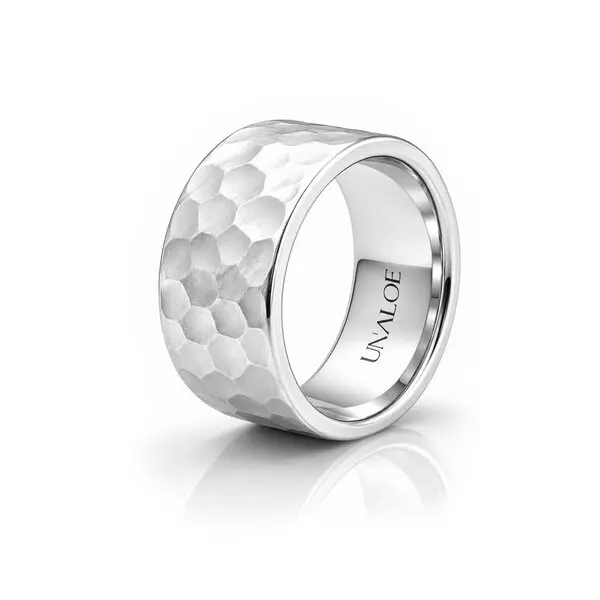 UNALOE Ring Francesina Wide Band In Hammered Sterling : A Symbol Of Integrity - Silver