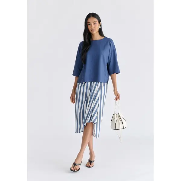 PAISIE Side Splits Detail Relaxed Top - Blue