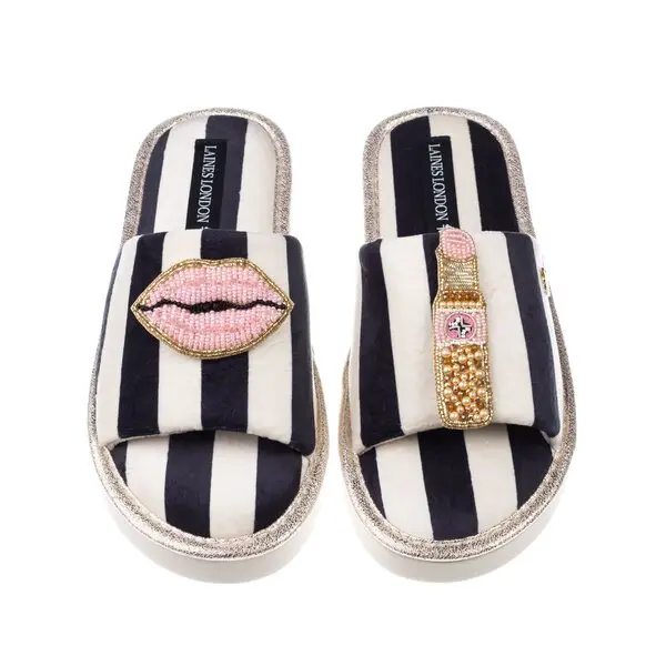 LAINES LONDON Black / White Flatform Stripe Open Toe Slippers With Pink Lips & Lipstick Brooches Black & White - Black/white