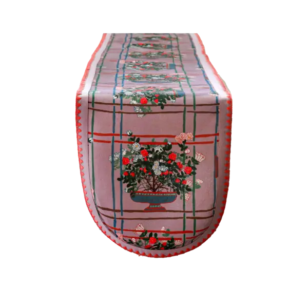 SOPHIE WILLIAMSON DESIGN Small Table Runner In Dusty Lilac With Romantic Roses And Bold Lines - Pink