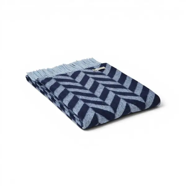 LOOM & COVE 100% Lambswool Chunky Herringbone Blanket Navy & Powder - Blue
