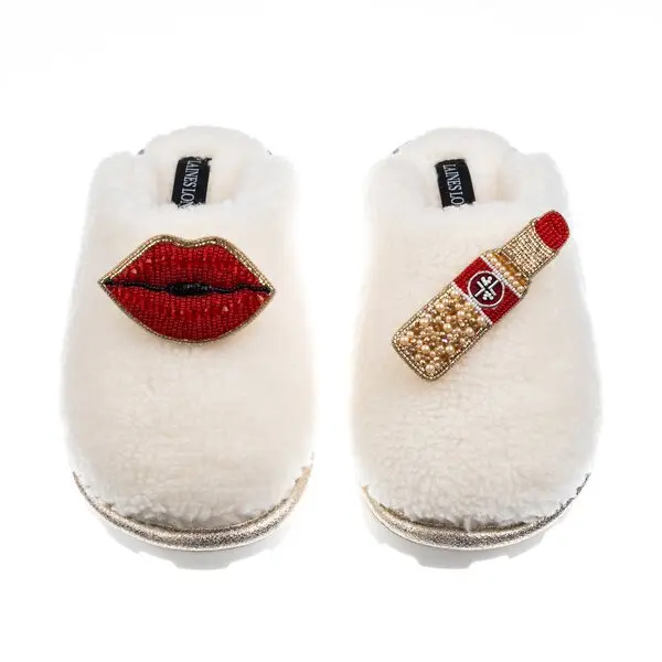 LAINES LONDON Teddy Closed Toe Slippers With Red Lipstick & Lips Brooches Cream - White