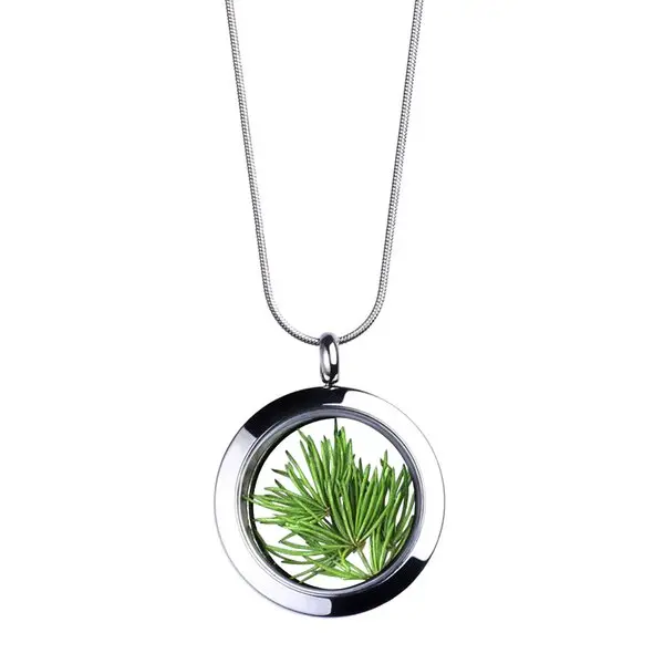 MY LITTLE NATURE Silver / Green Pine Needle Necklace – Eco-conscious Handmade Jewelry Inspired Nature - Silver/green
