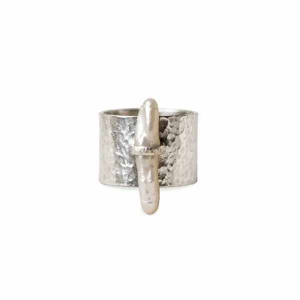 SILVER MOON Silver / White Baroque Pearl Sterling Silver Statet Ring - Silver/white