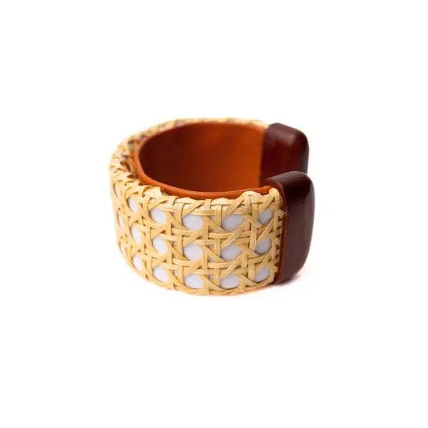 WHALE TAIL WEAVING Centre Street Cuff - White