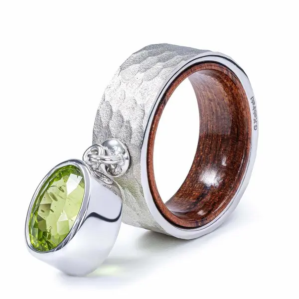 GERMAN KABIRSKI Green / Silver Selkie Textured Silver And Rosewood Ring With Suspended Oval Peridot - Green/silver