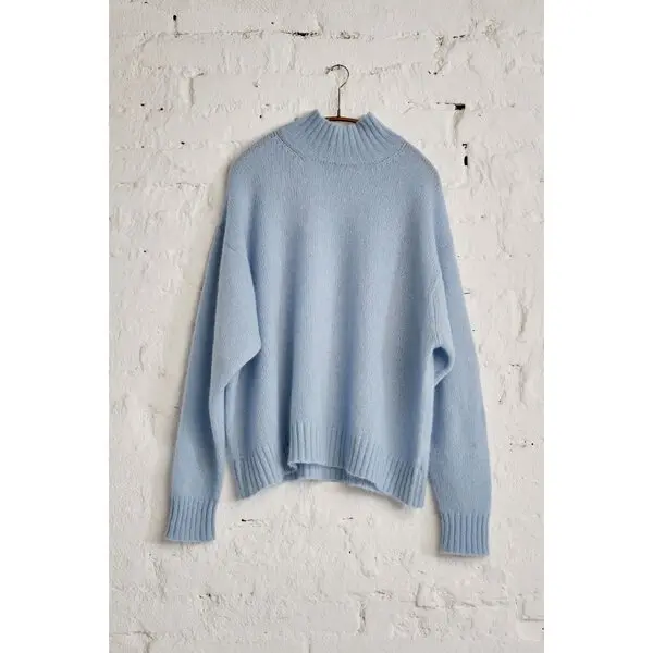 VANILLA&CHOCOLATE Turtleneck Creamy Anise Sweater - Blue