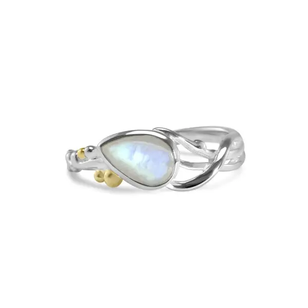 ISLA SILVER Neutrals / Teardrop Rainbow Moonstone Ring - Silver