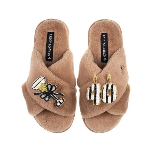 LAINES LONDON Classic Laines Slippers With Stripe 40th Birthday & Glass Of Champagne Brooches Toffee - Brown