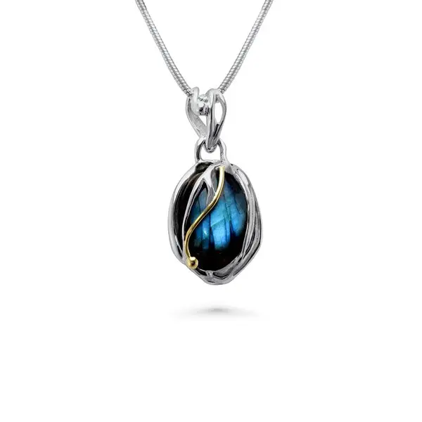 ISLA SILVER Blue / Silver Handmade Unique Iridescent Labradorite Pendant - Blue/silver