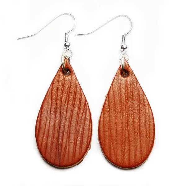N'DAMUS LONDON Auricle Textured Chestnut Leather Earrings - Brown