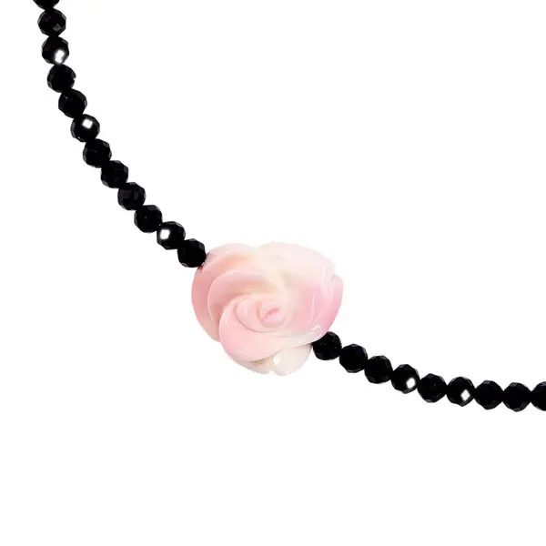 MINERALGEMS ✩ STUDIO White / Black Onyx Choker With Shell Flower - White/black