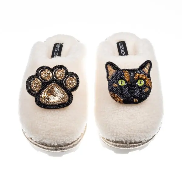 LAINES LONDON Teddy Closed Toe Slippers With Misty Cat & Paw Brooches Cream - White