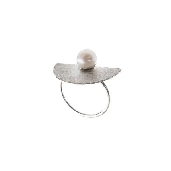 SILVER MOON Pearl Sterling Ring – Moon’s Second - Silver