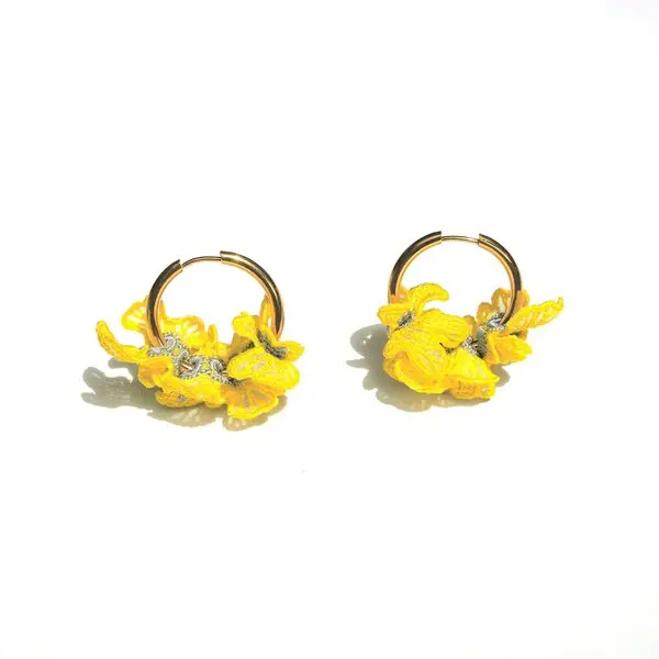 NANA WATANABE Swell Wave-inspired Embroidered Earrings - Yellow