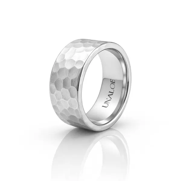 UNALOE Ring Francesina Band In Hammered Sterling : A Symbol Of Strength - Silver