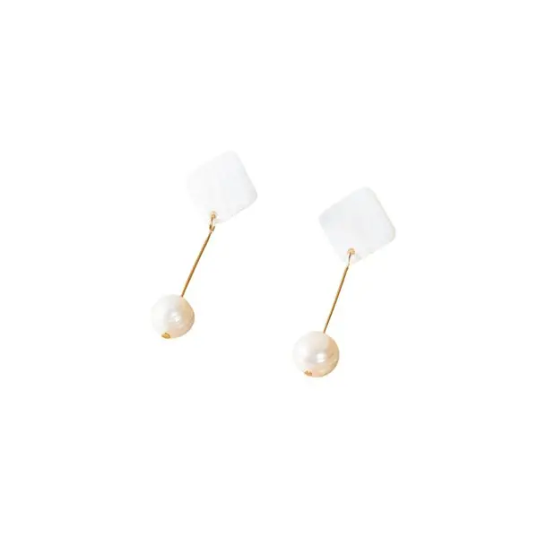 Likhâ Pearl Drop Earrings - White