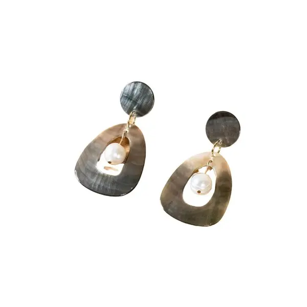 Likhâ Hollow Mother-of-pearl Earrings - Black