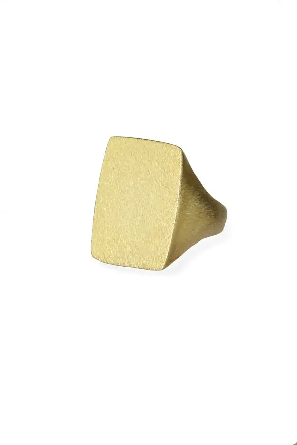 MARCIA MORAN Joanne Rectangular Signet Ring - Gold