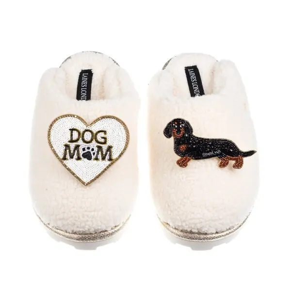 LAINES LONDON Neutrals / Teddy Closed Toe Slippers With Dog Mum/mom & Black & Tan Dachshund Brooches Cream - White