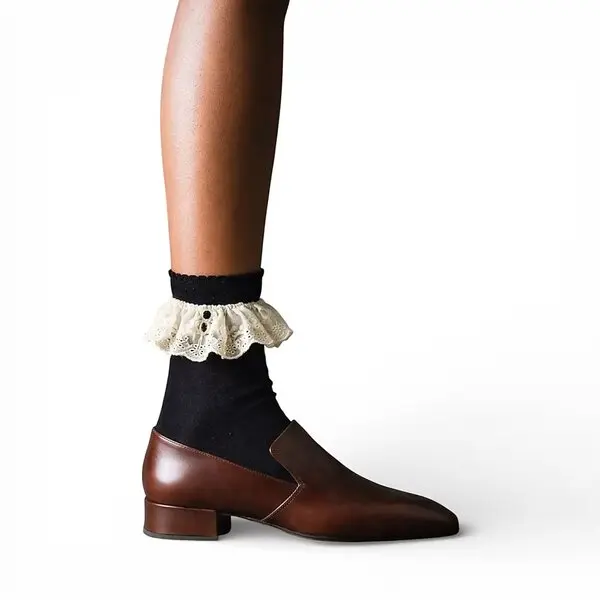 HIGH HEEL JUNGLE BY KATHRYN EISMAN Bobby Lace Frill Trim Cotton Bobby Socks - Black