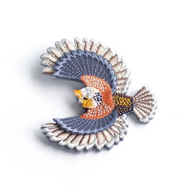 NANA WATANABE Bird Embroidery Brooch - Grey