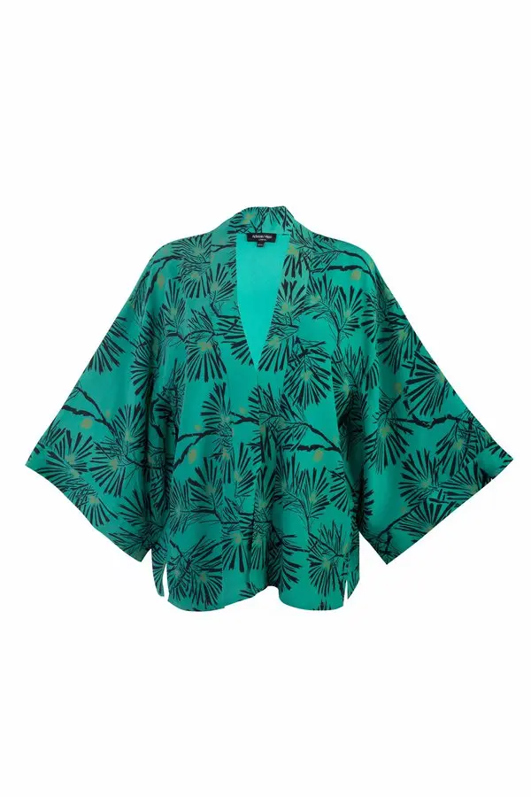 ARTEMIS MUSE Japanese Pine Needle Print Short Light Weight Kimono - Green