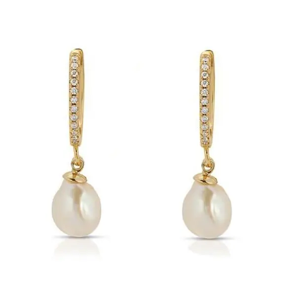 LEEADA JEWELRY Effie Pearl Drop Huggies - Gold