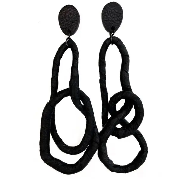 WAIWAI Flexi Dangle Earrings - Black