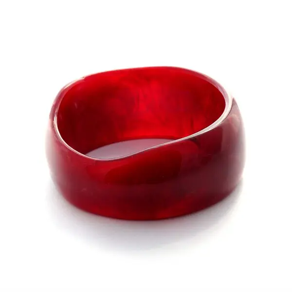 HYE JANE JEWELRY Pink / Red Raspberry Resin Forma Bangle - Pink/red